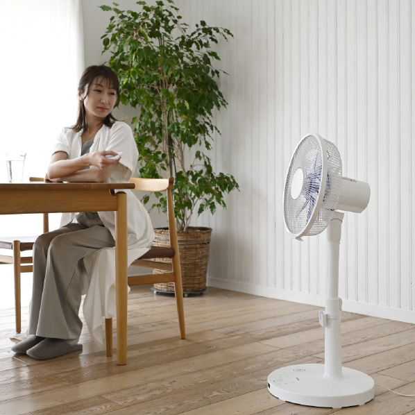 YAMAZEN ELX-SD301E4-W DCモーター搭載リモコン付リビング扇風機 e angle select ホワイト|エディオン公式通販
